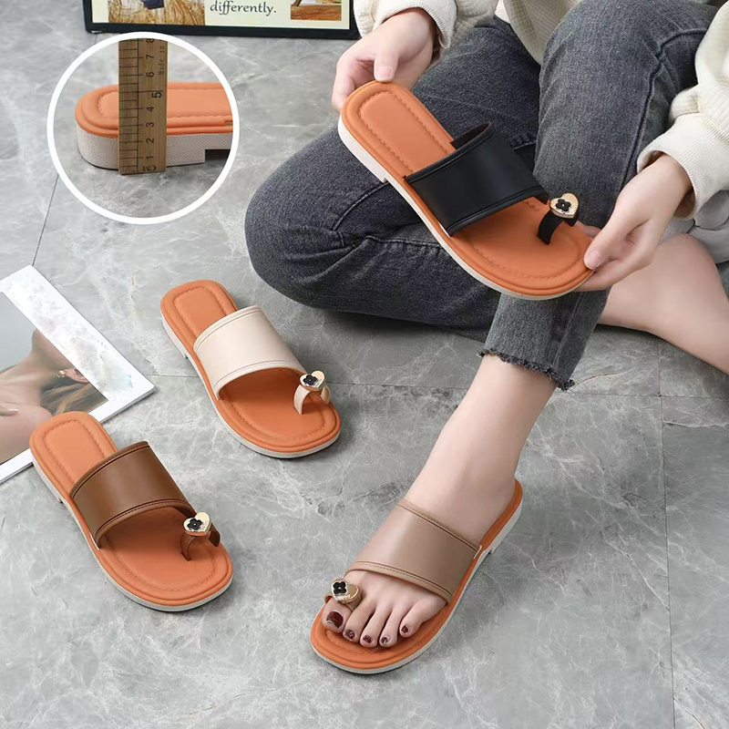2025 Fashionable Beach Women Slippers