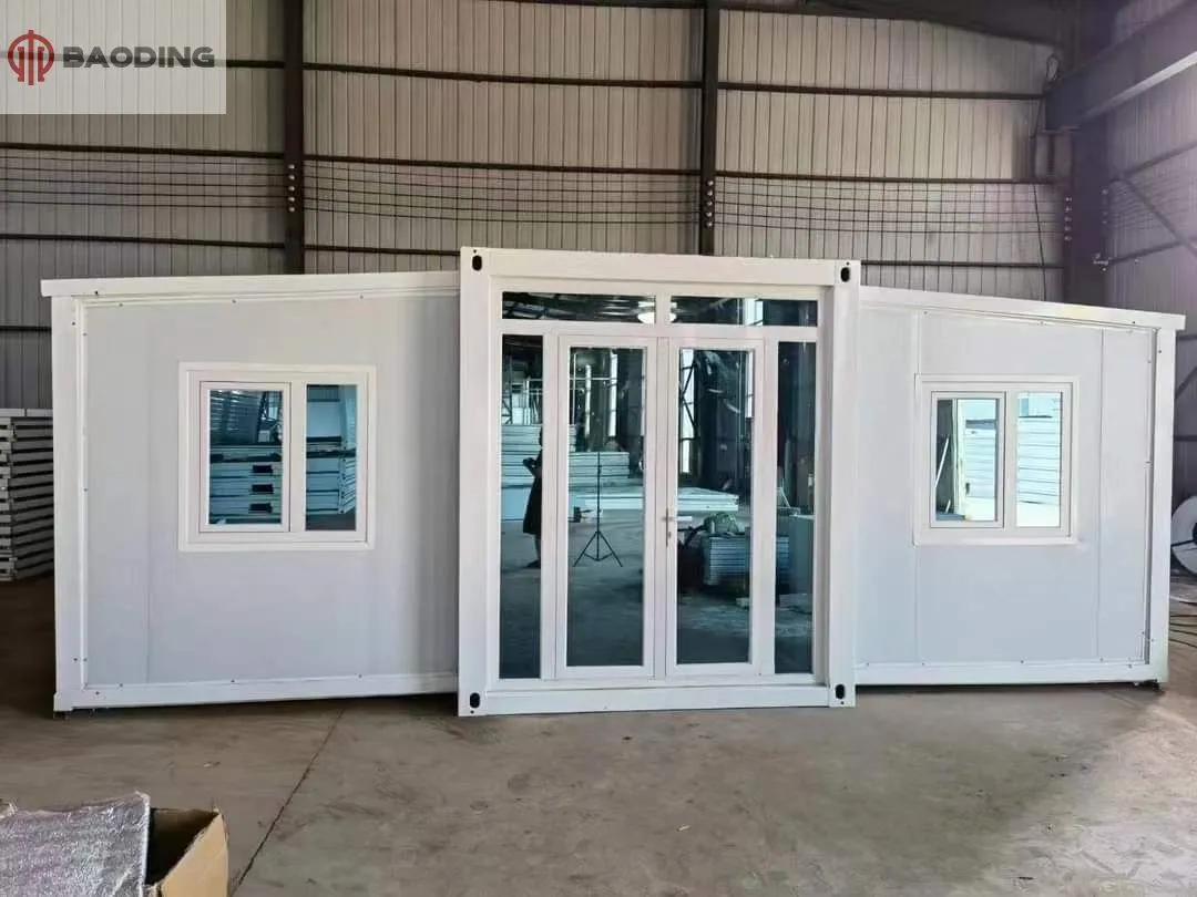 Expandable container house with glass curtain wall