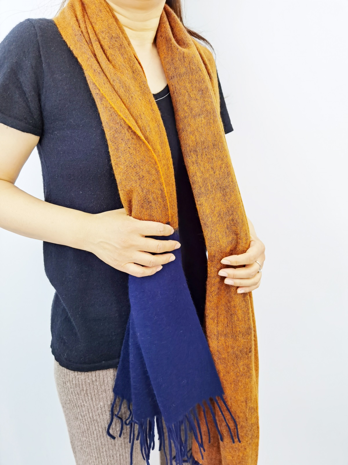 Cashmere woven stole contrast color ends