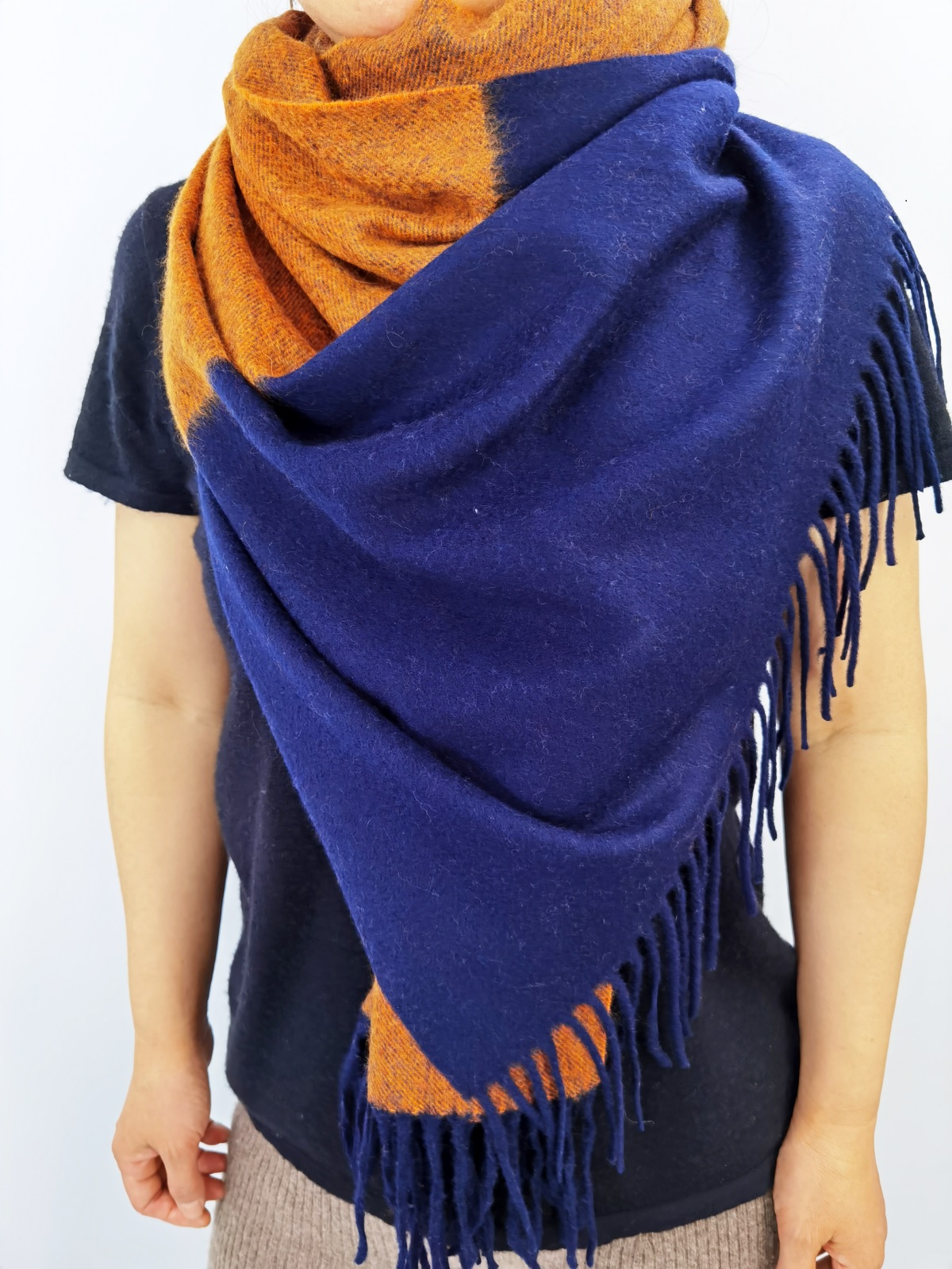 Cashmere woven stole contrast color ends