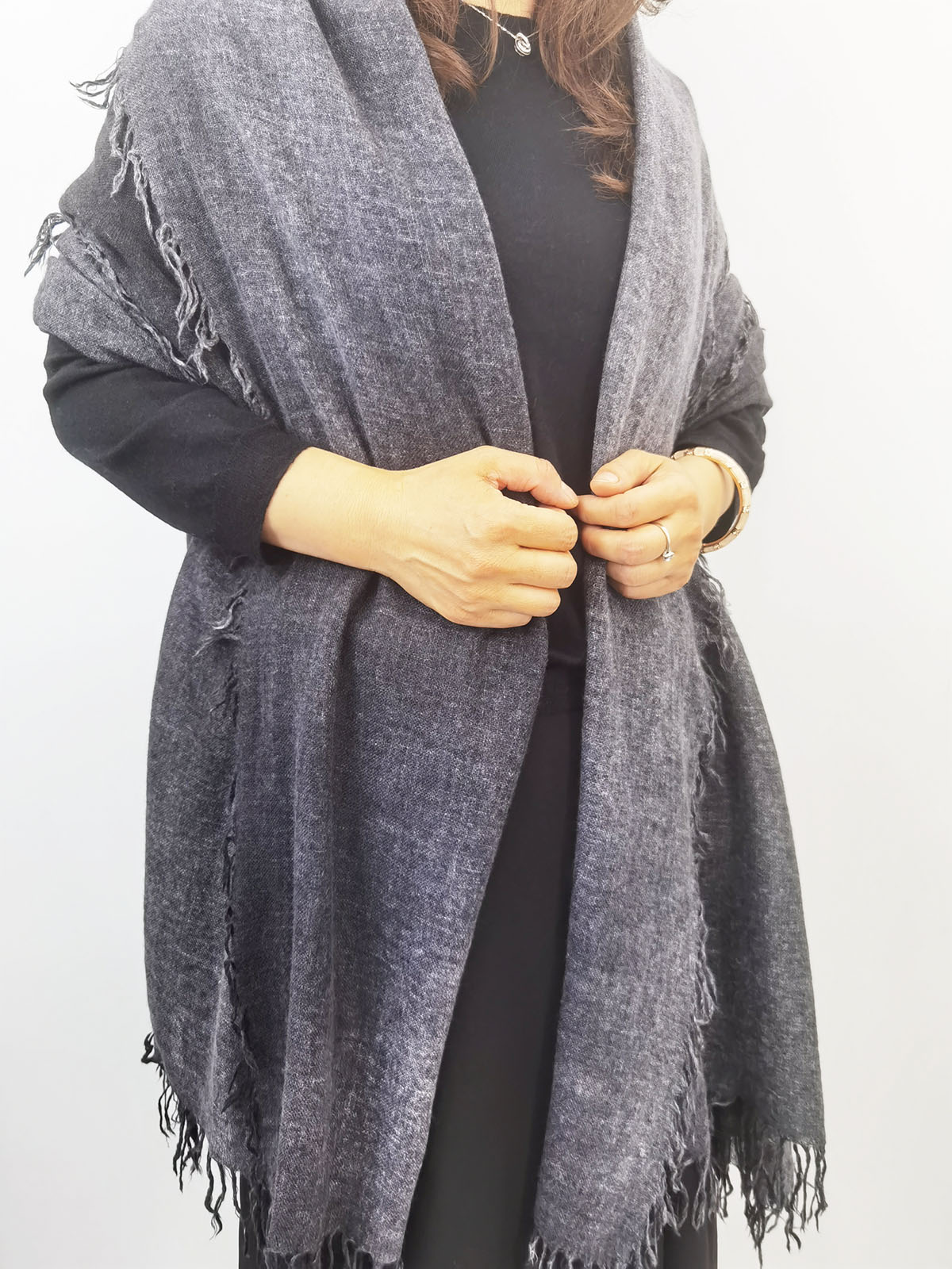 Women's cashmere worsted shawl with drop printing rolled edges