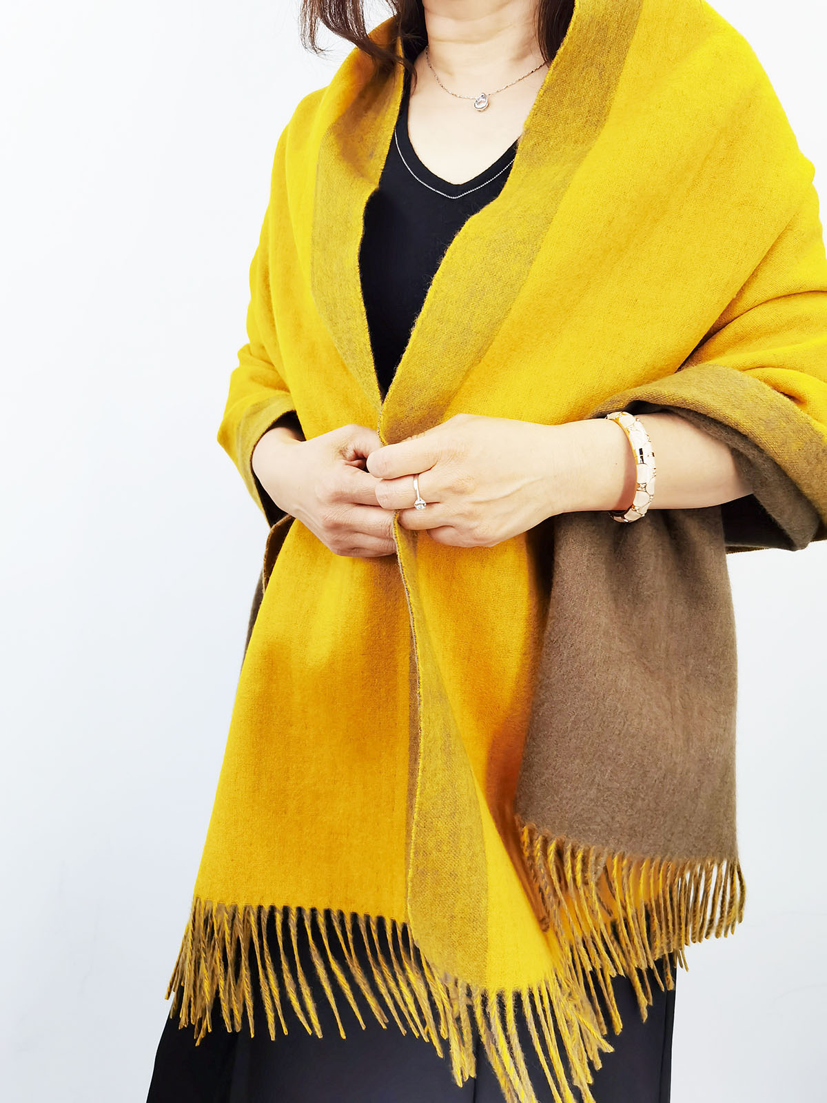 Luxury reversible woven shawl FW