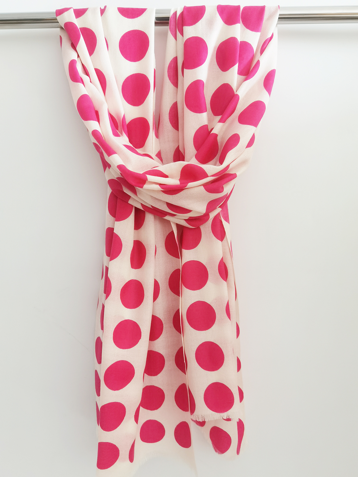 Pashmina shawl dot print