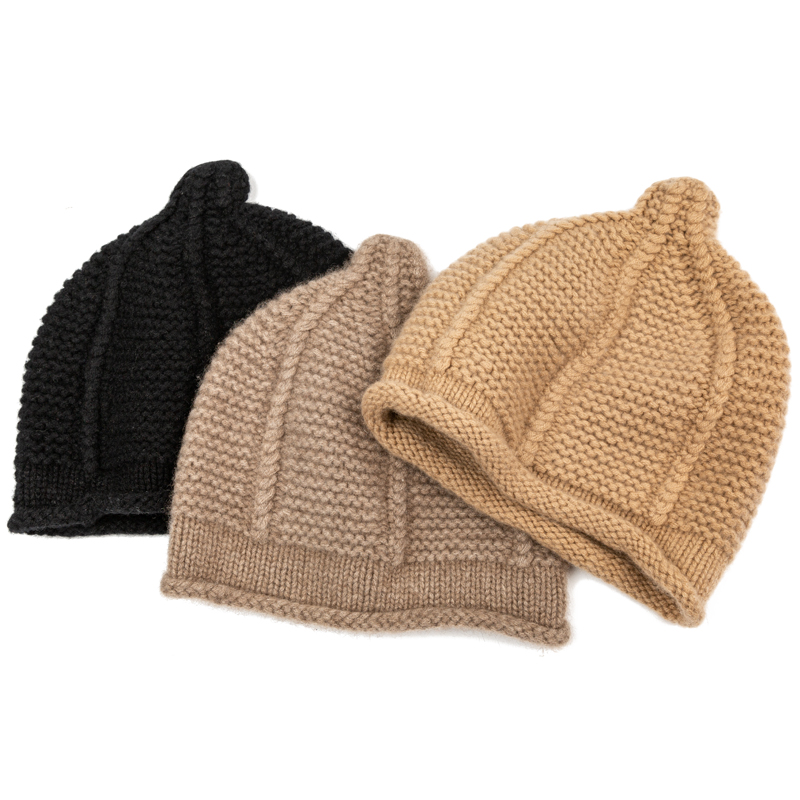 Cashmere knitted riding cap