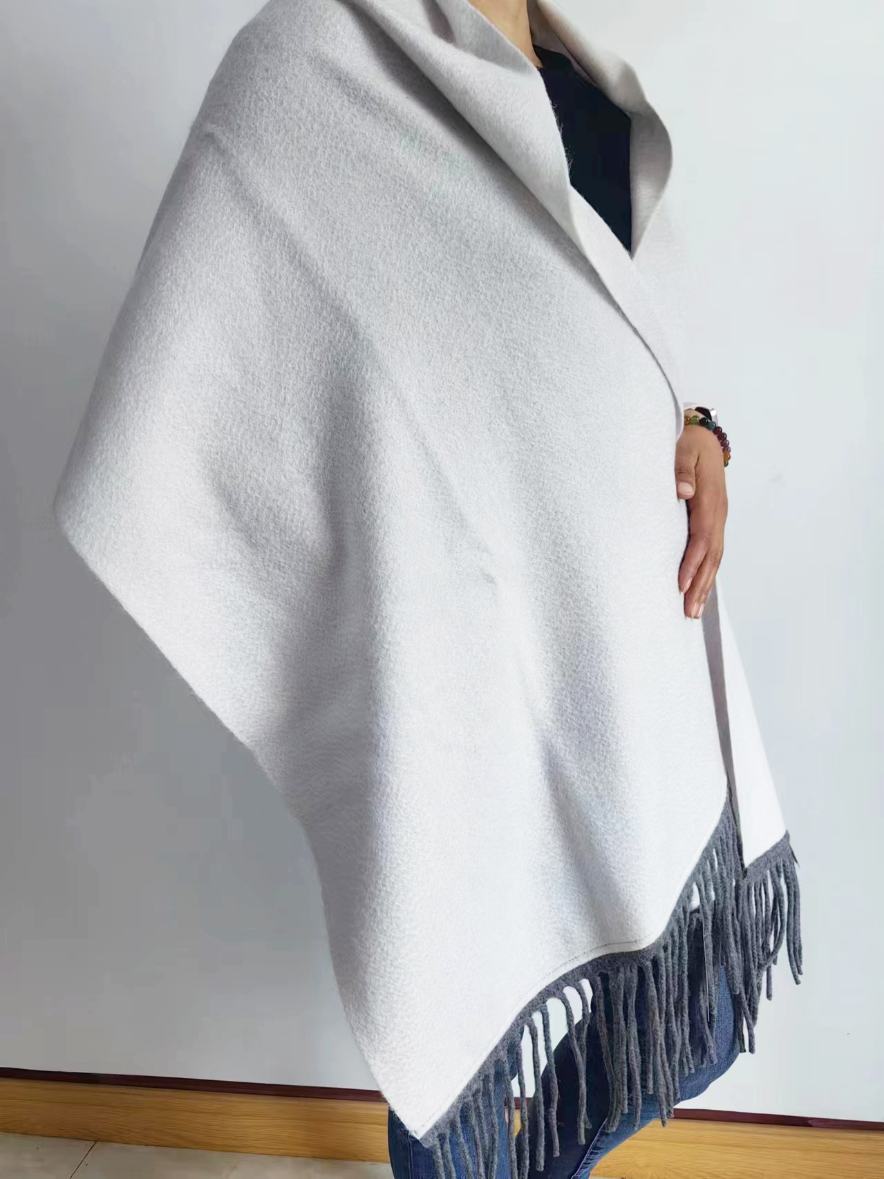 Women' fashion shawl with long fringe