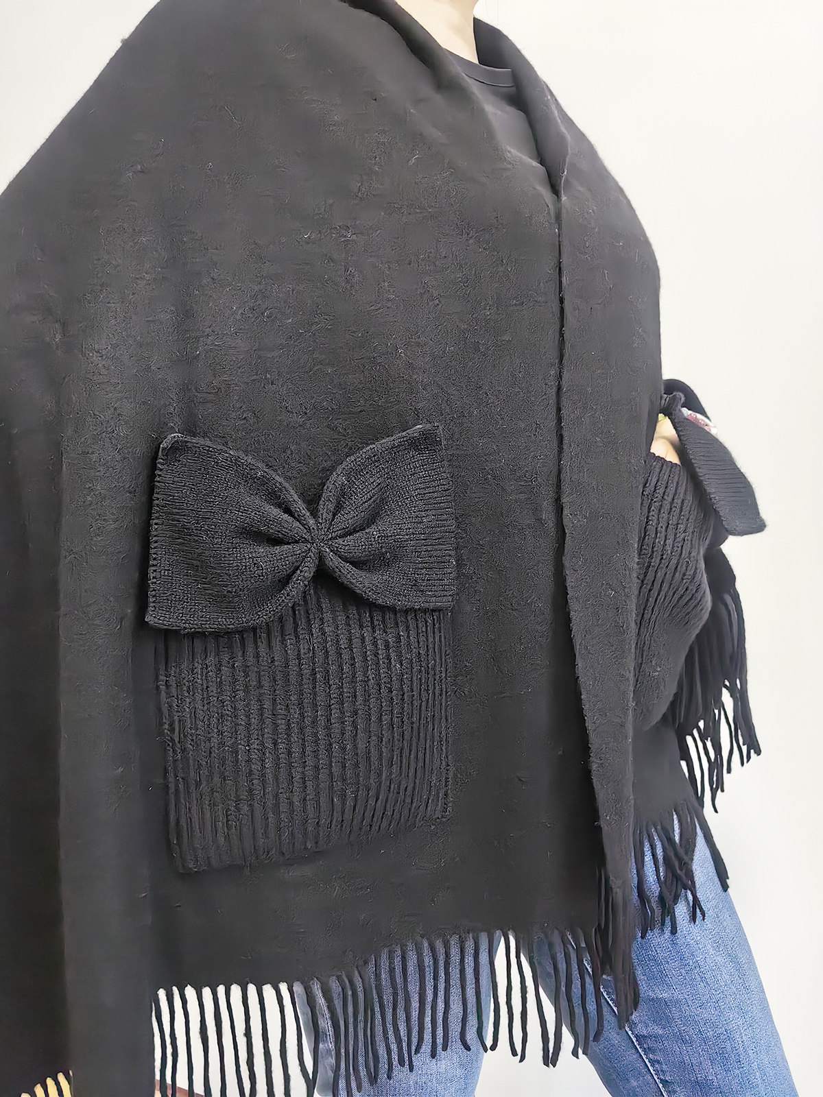 Lady's cashmere fashion shawl with knit pocket &bow