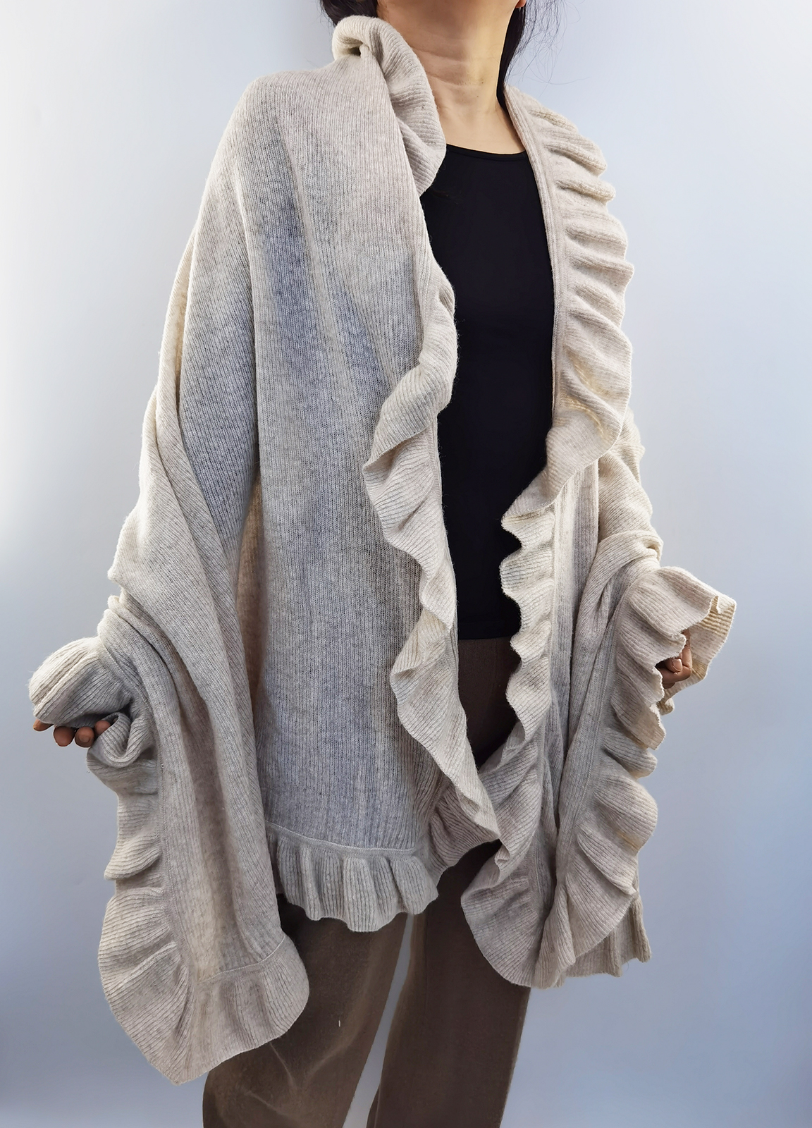 Women's woolen knit warp shawl warp with ruffle edge