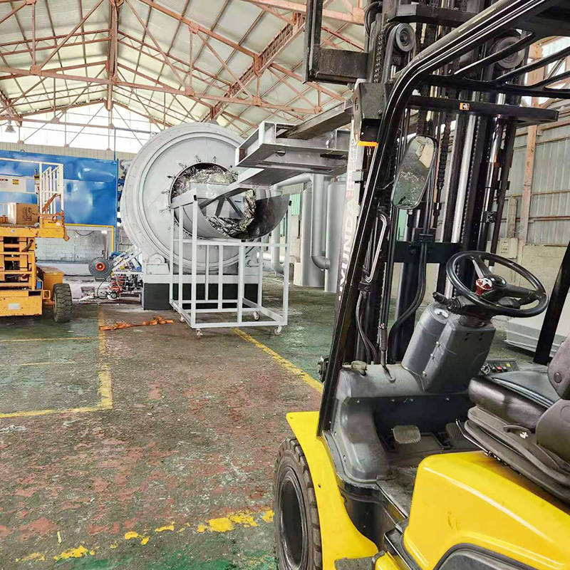 Continuous vs batch type pyrolysis plant: which suits your feedstock?