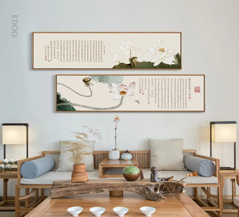 Cross-pipe clamp providing firm fixing and flexible connection.