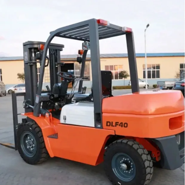OEM Wholesale 4 Ton Diesel Engine Loading Forklift Truck