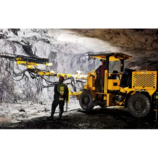 Hydraulic driving drill car for mining