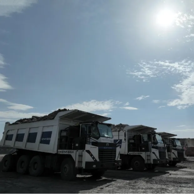 Hybrid 4 Axles off-Highway Truck Rigid Mining Dump Truck