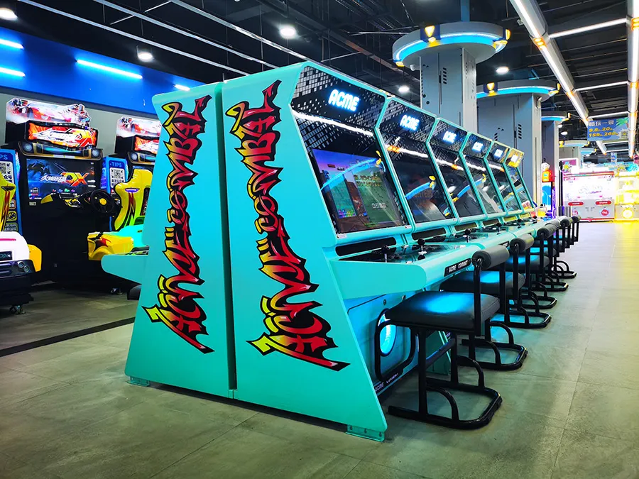 What is the difference between arcade machines and consoles?