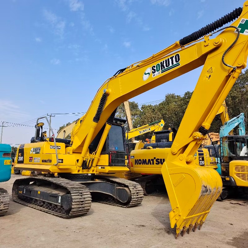 Japan Surplus Backhoe Komatsu 20 TON PC200-8 Hydraulic Crawler ...