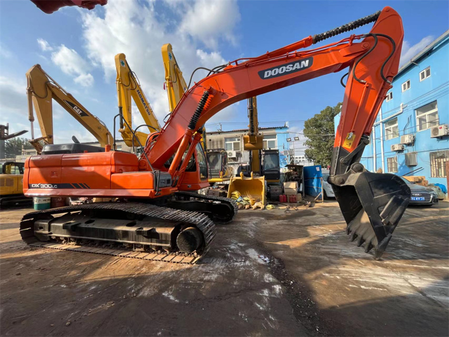 Used Original Doosan Dx300 Excavator 30t