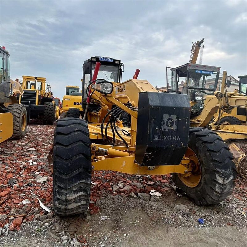 Excellent Performance XGMA 165HP Mini Motor Grader with Cummins Engine ...