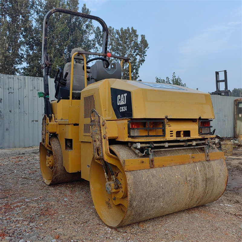 Factory Price 3 Ton High Quality Caterpillar CB24 Hydraulic Vibratory ...