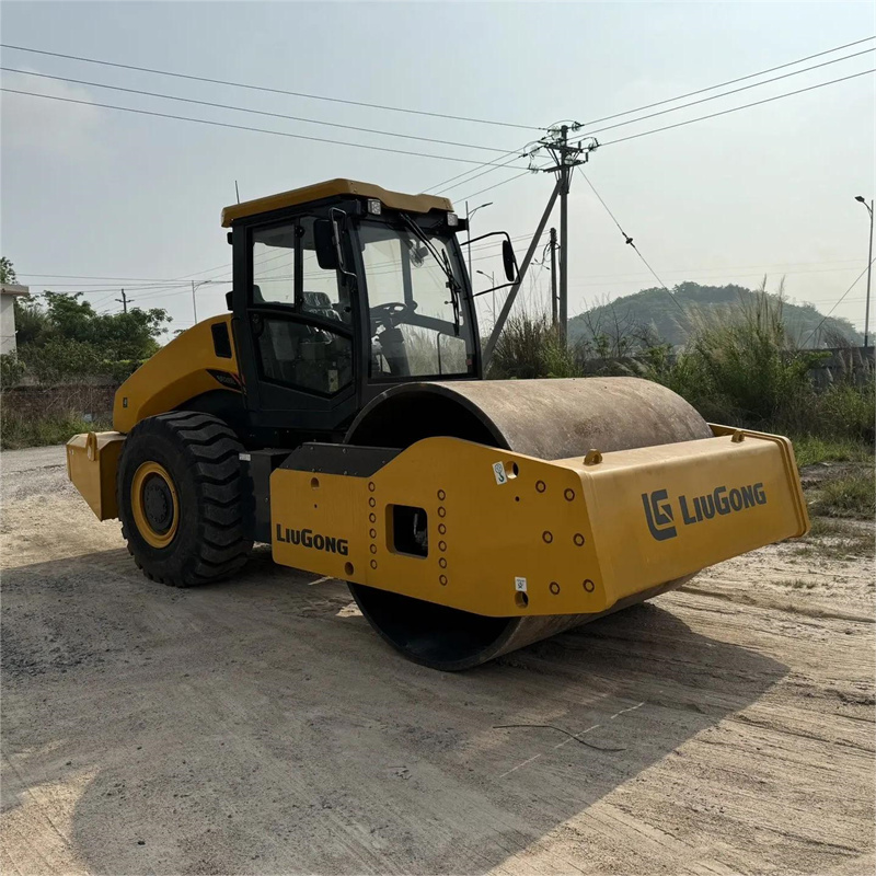 Liugong 6626E 26 Ton Vibratory Compactor Pneumatic Tyre Road Roller ...