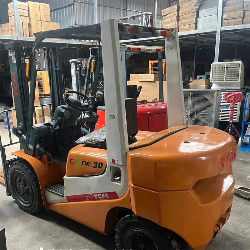 Second hand TCM FD30T3 3ton diesel forklift for sale