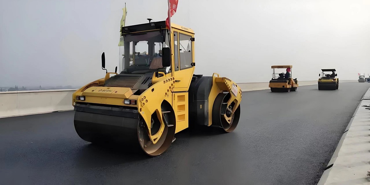 Road rollers, also known as compaction rollers, are essential in ...