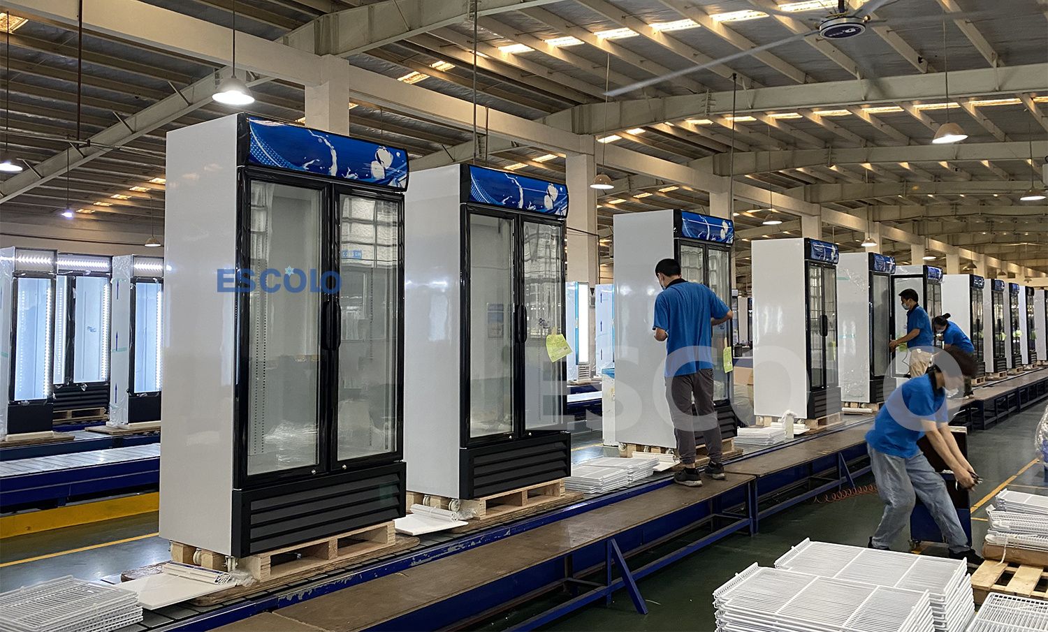 vertical fan cooling showcase display drinks