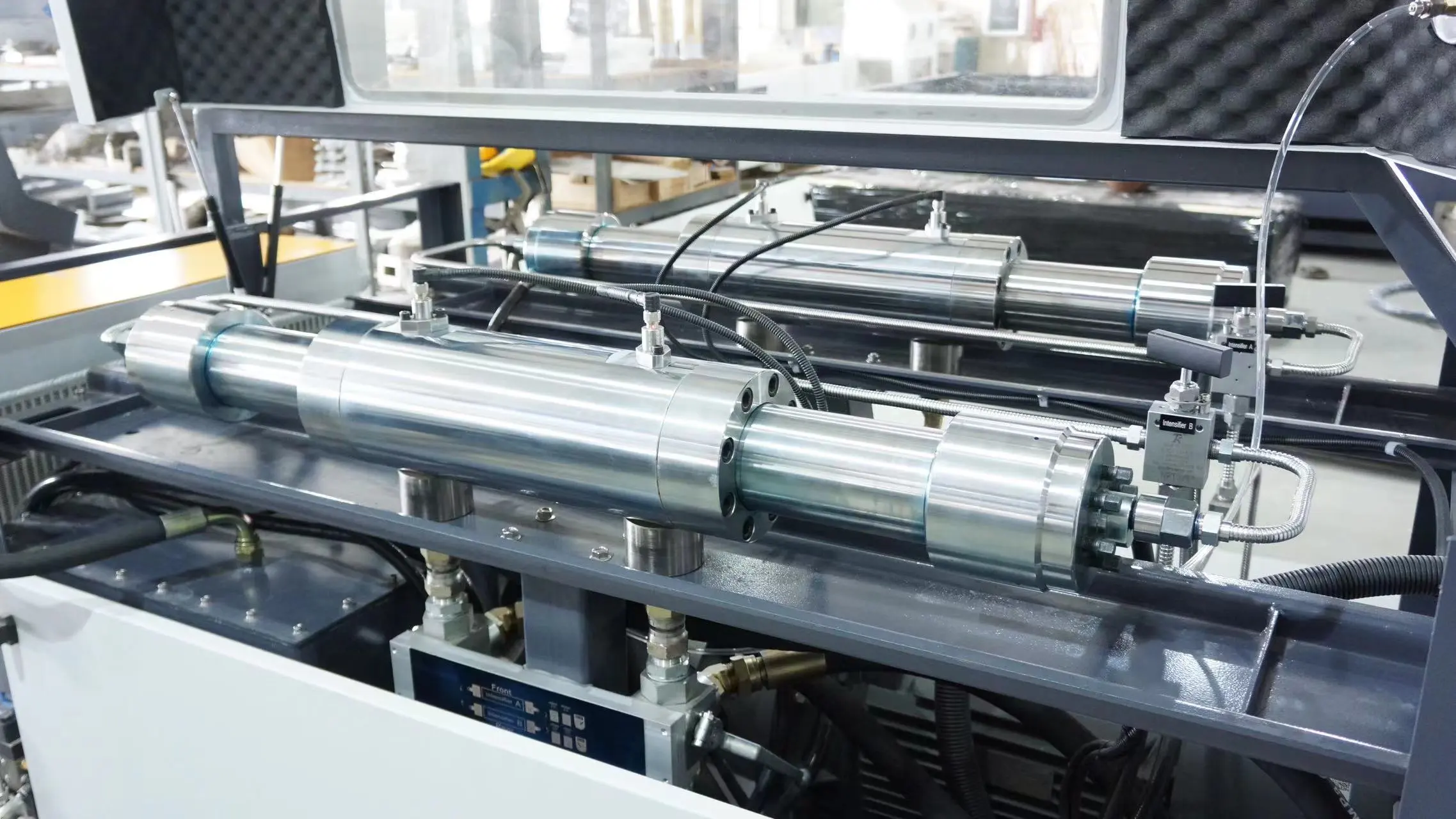 high pressure， pump，redundant intensifier pump