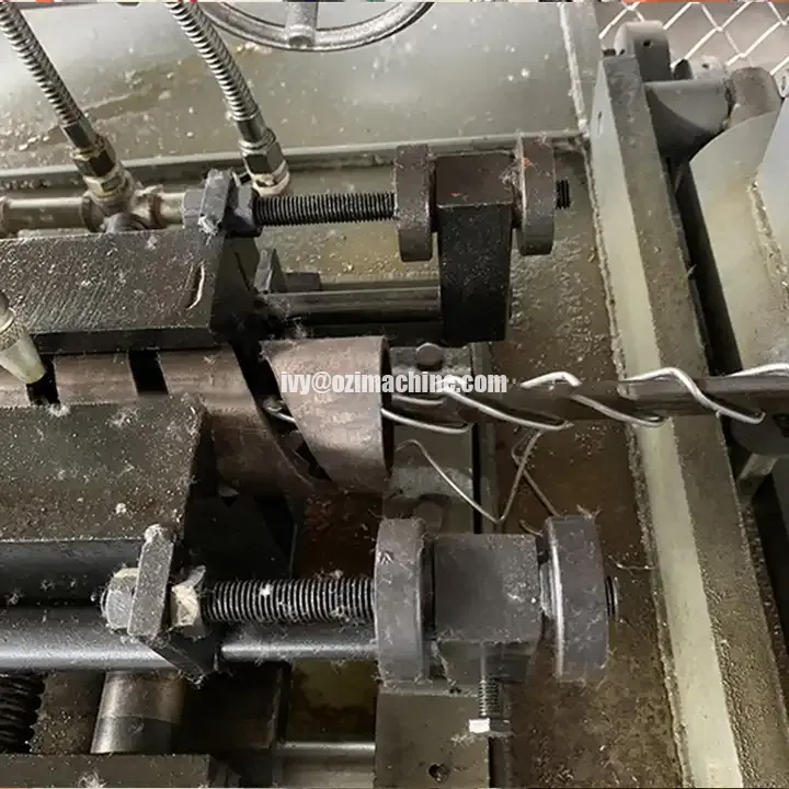 Monofilament fully automatic chain link fence making machine