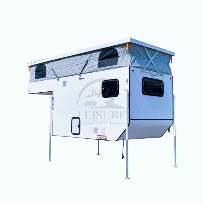 Camioneta camper, camioneta 4x4, camioneta con techo rígido y plataforma plana