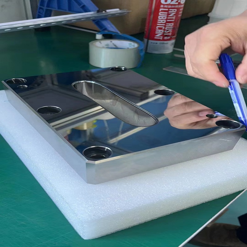 How Precision Plastic Mold Parts Improve Assembly Accuracy