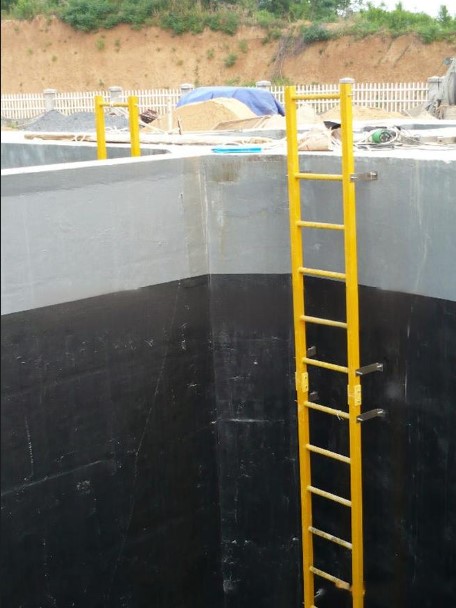 Fiberglass ladder