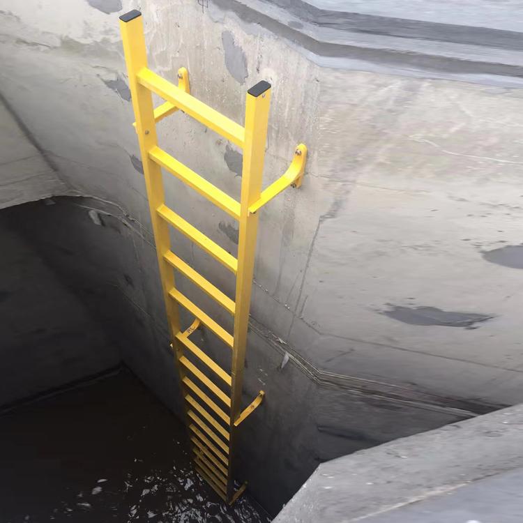 Fiberglass ladder