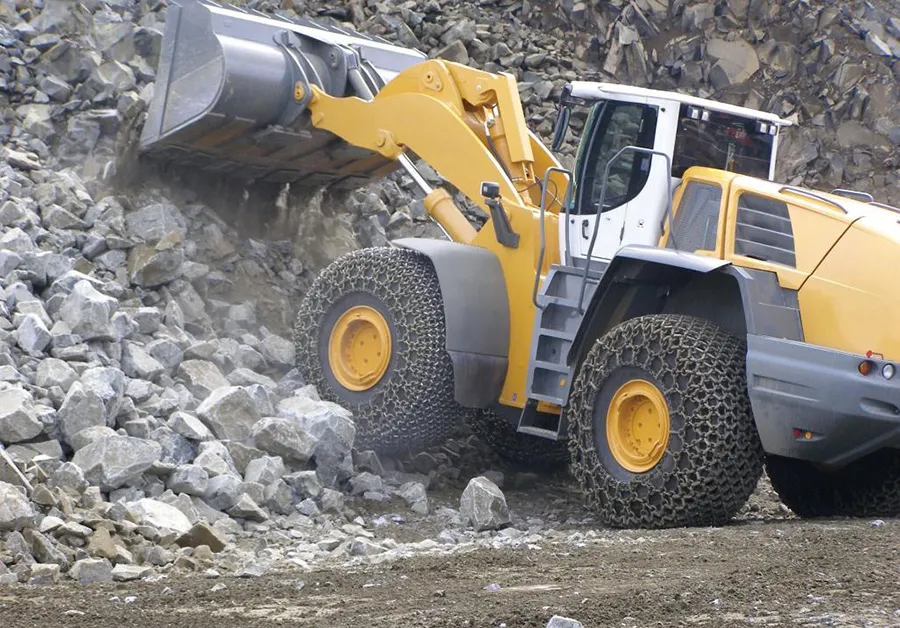 Open Pit Mining Wheel Loader OTR Tyre Protection Chains