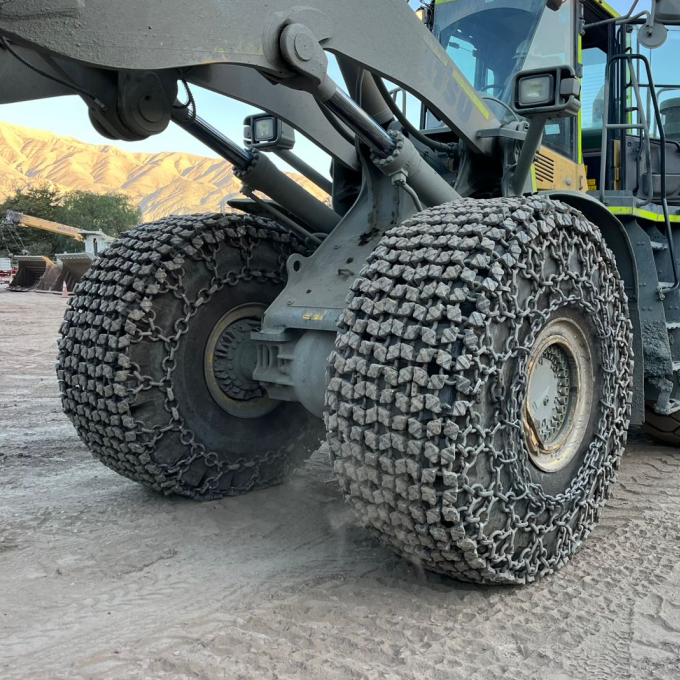 Wheel loader protective chain