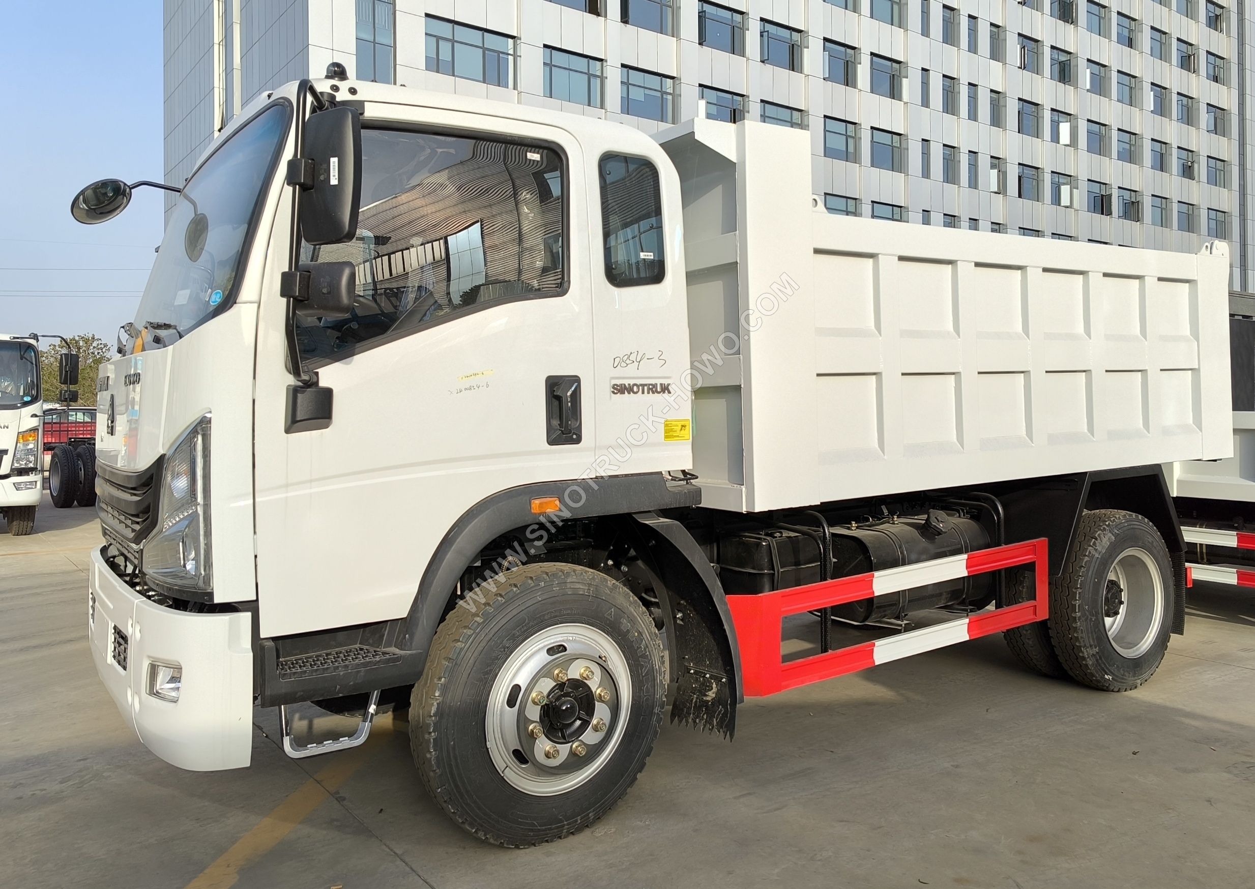 Camión volquete SINOTRUK HOWO 4X2