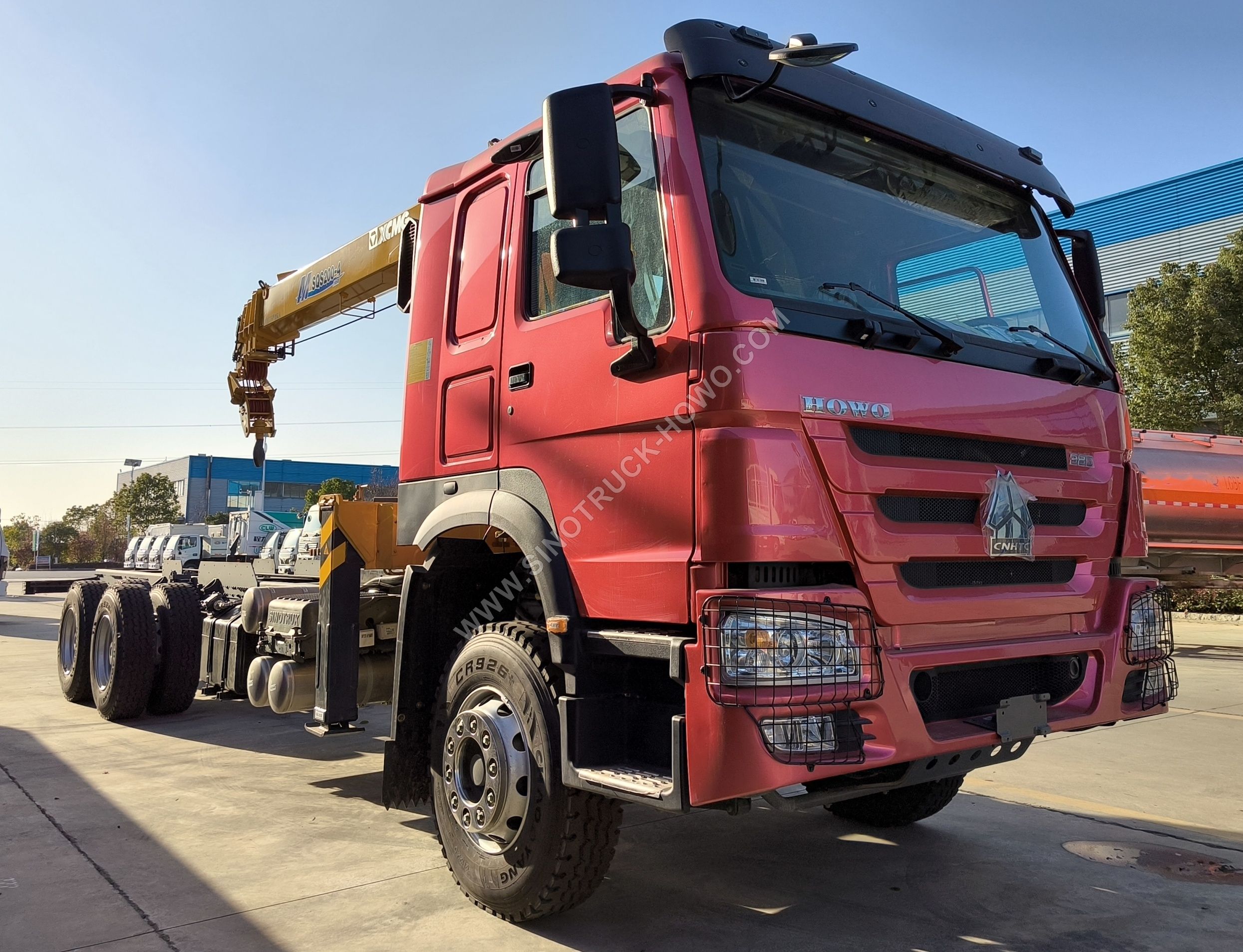SINOTRUK 6X4 BOOM TRUCK
