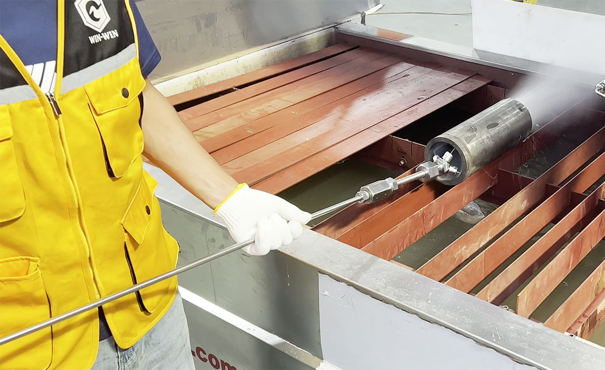 Win Win UHP waterjet cleaning system 100,000psi