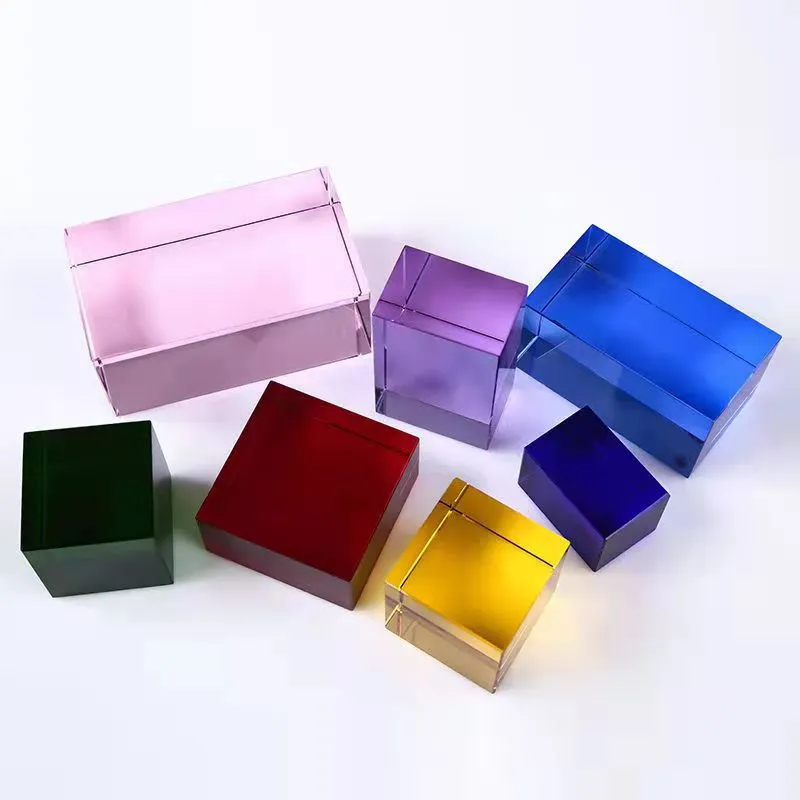 Guide to designing custom acrylic blocks for office décor or branding.