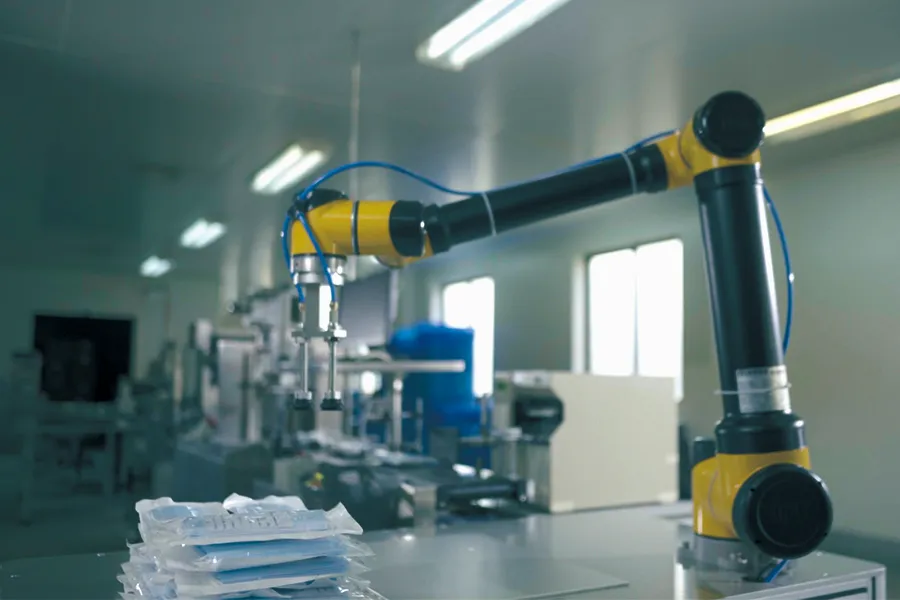 Unlocking the Potential of Collaborative Robots: Advantages and ...