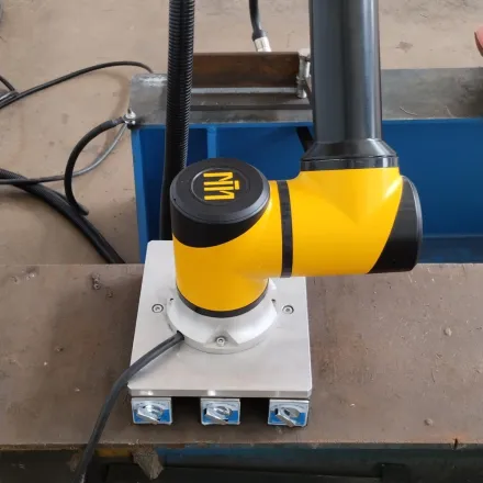 Portable Automatic Collaborative Welding Robot with Magnetic Base