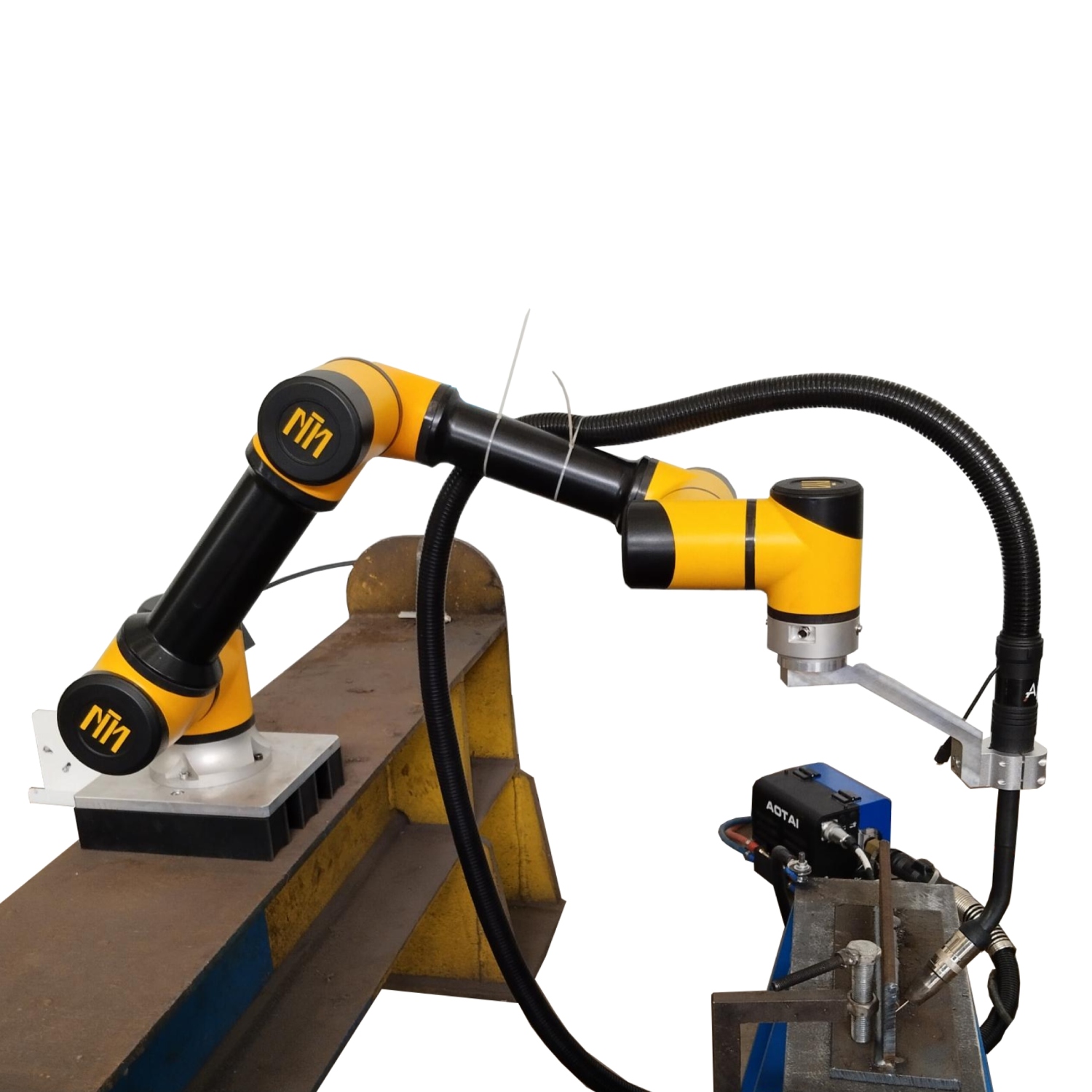 Portable Automatic Collaborative Welding Robot With Magnetic Base