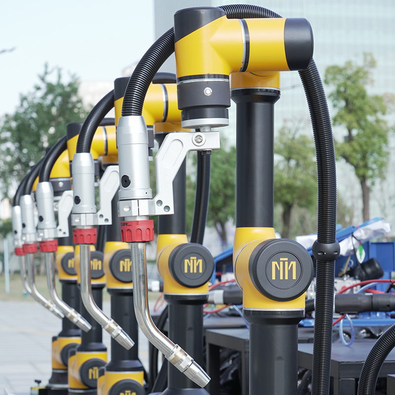 Revolutionizing Industry: Automatic Welding Robots.