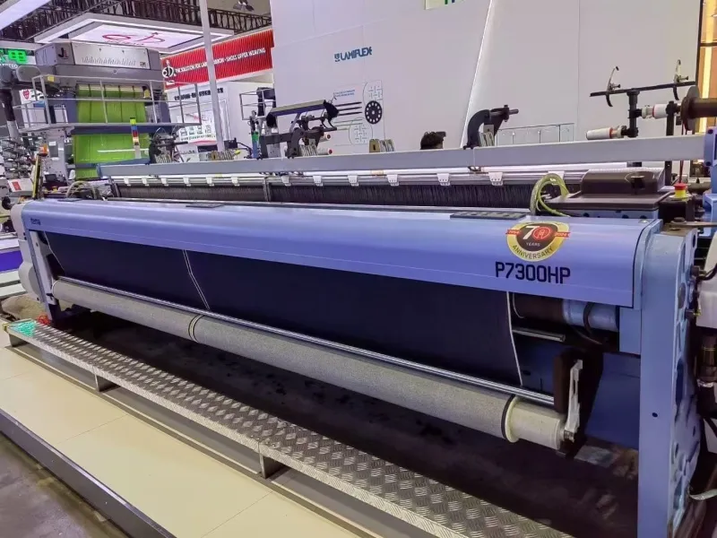 Projectile Weaving for Denim Fabric | Benefits & Process Explained