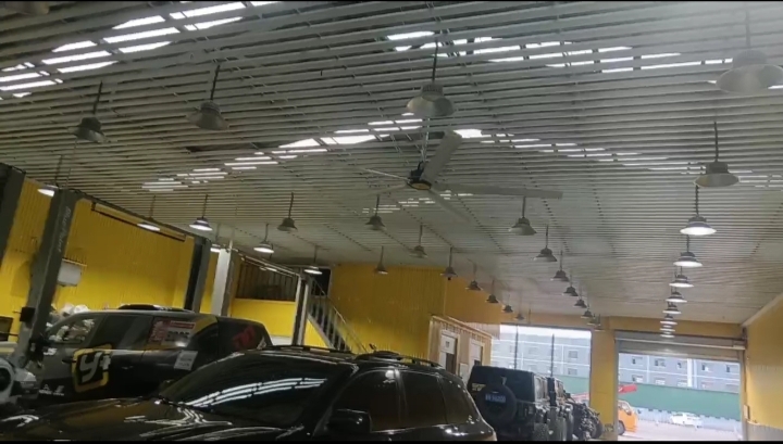 Industrial HVLS ceiling Fans for workshops