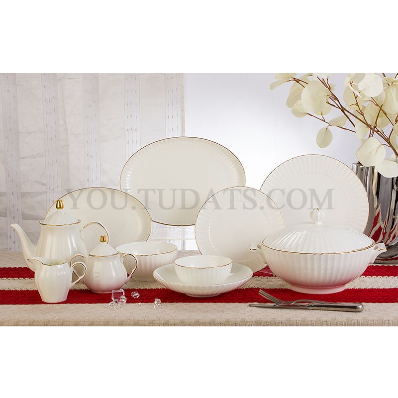 Xuri Dinnerware Set