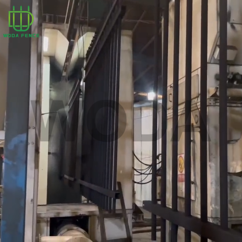 Custom powder coating: Match chain link to corporate colors