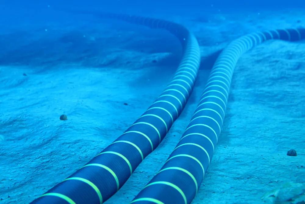 Internet cables under the ocean 's structural design and material selection