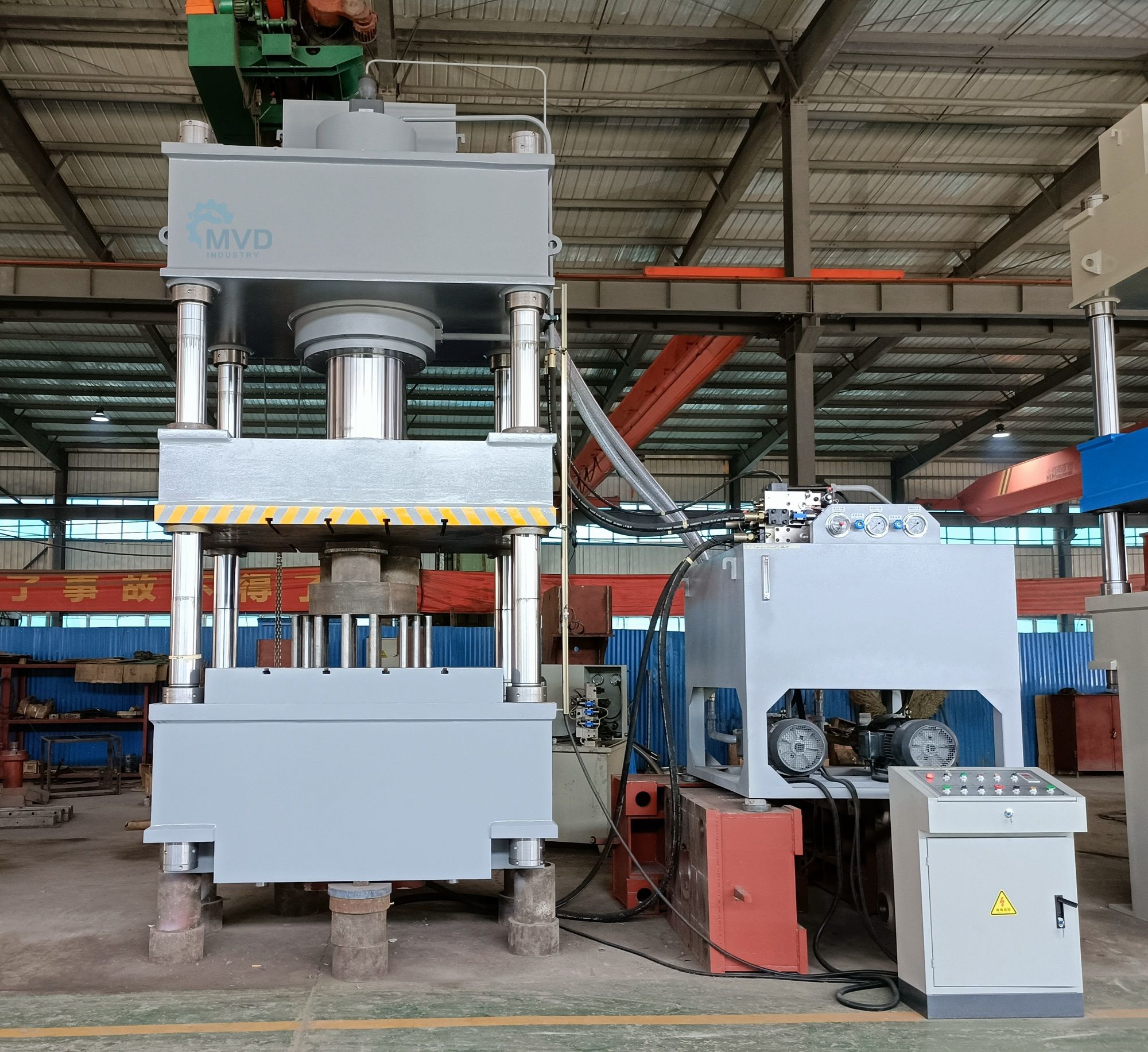 hydraulic-press-machine-4-colums