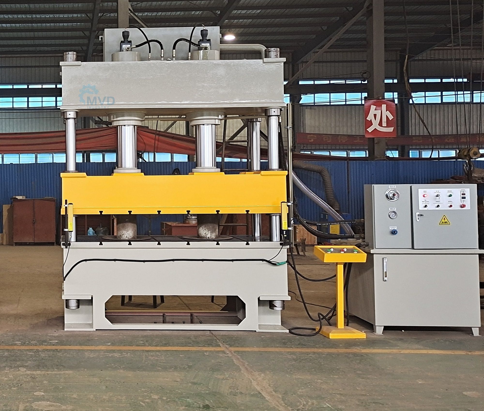 hydraulic-press-machine-4-colums