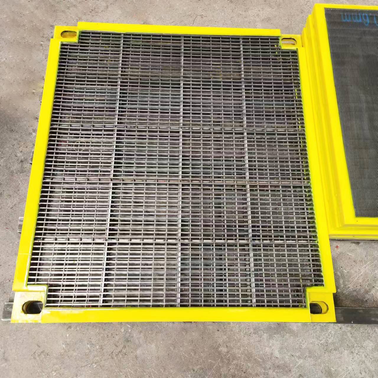 Polyurethane Edged Screen Panel