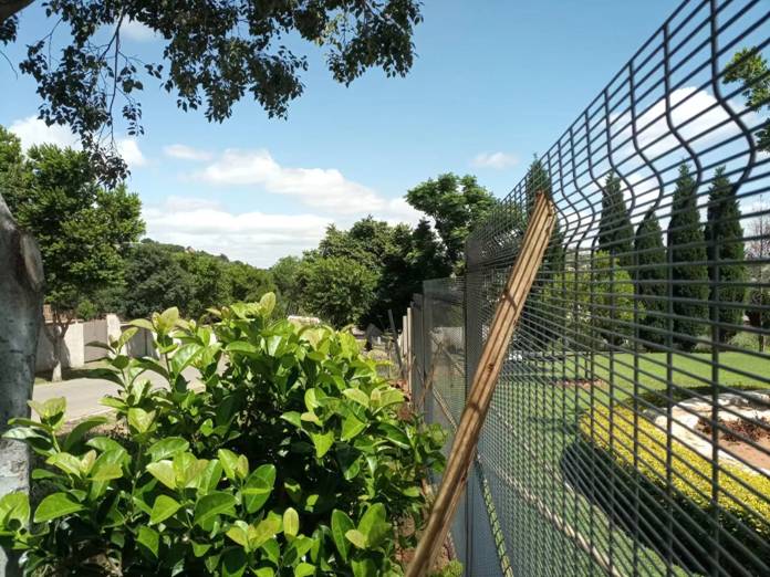 How to Install Clear View Fence?